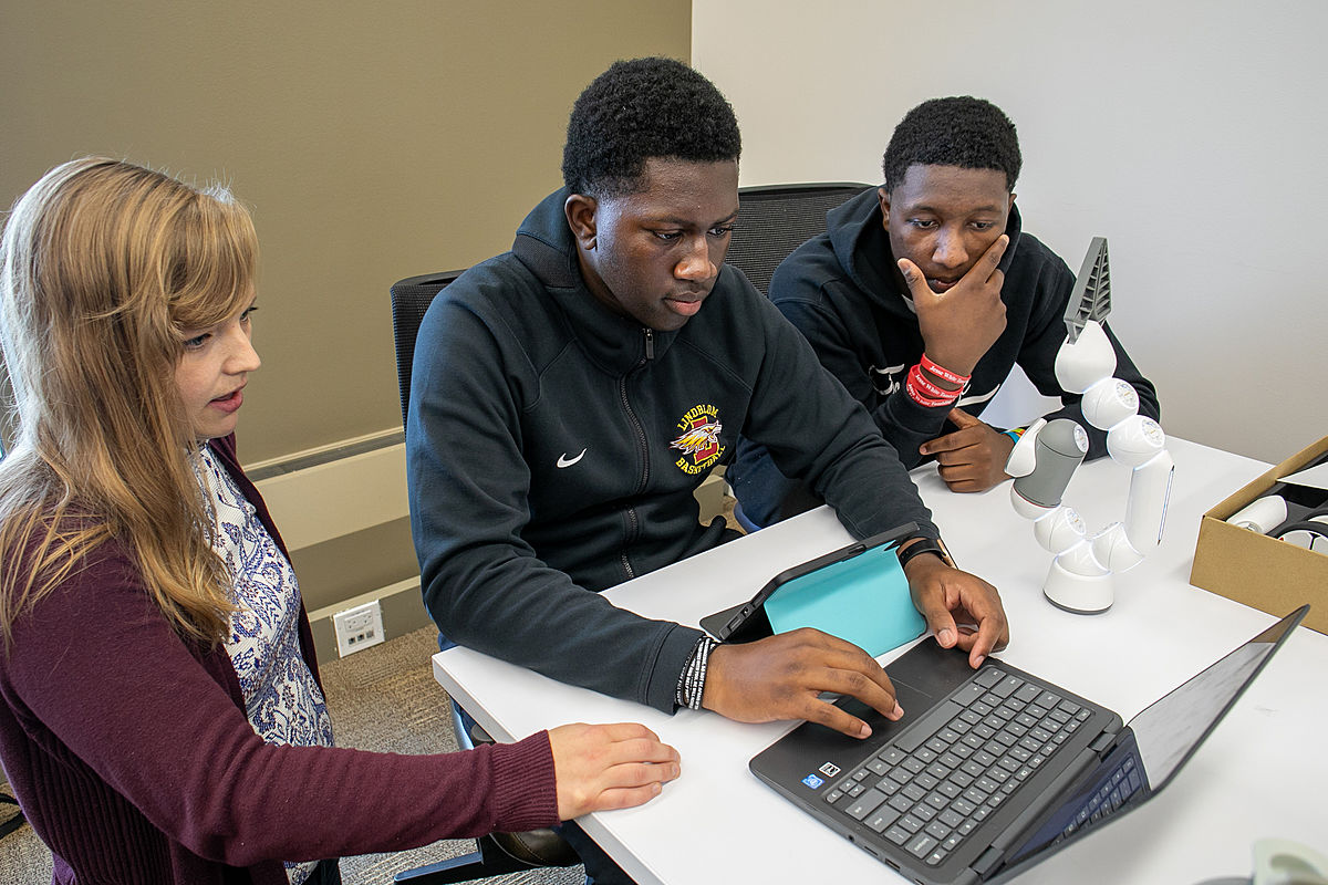 Collegiate Scholars Program | College and Career Readiness